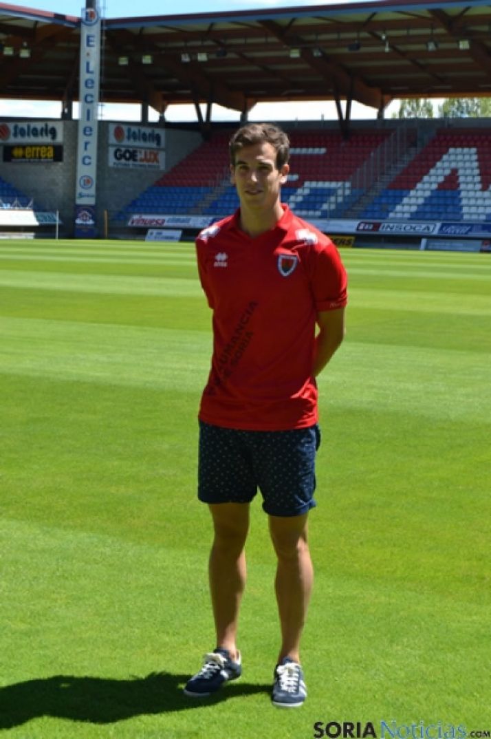 Íñigo Pérez en su presentación con el Numancia: "la decisión de venir ...